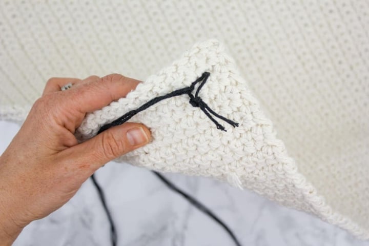 Mud Cloth Crochet Pillow Pattern -- Free Pattern! » Make & Do Crew