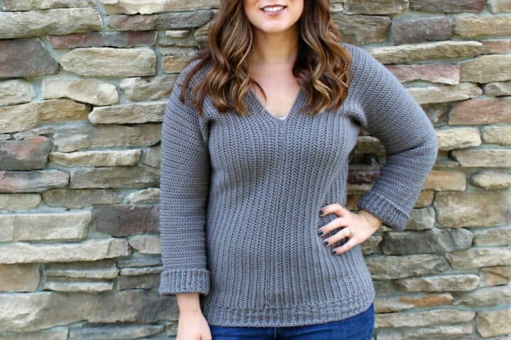 Classic V-neck crochet pullover pattern > easy construction! (free ...