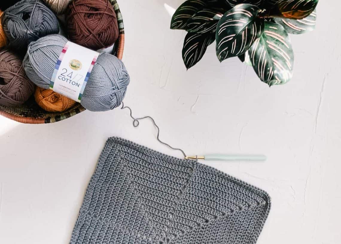 Crochet Origami Tote Bag - Free Pattern + Tutorial » Make & Do Crew