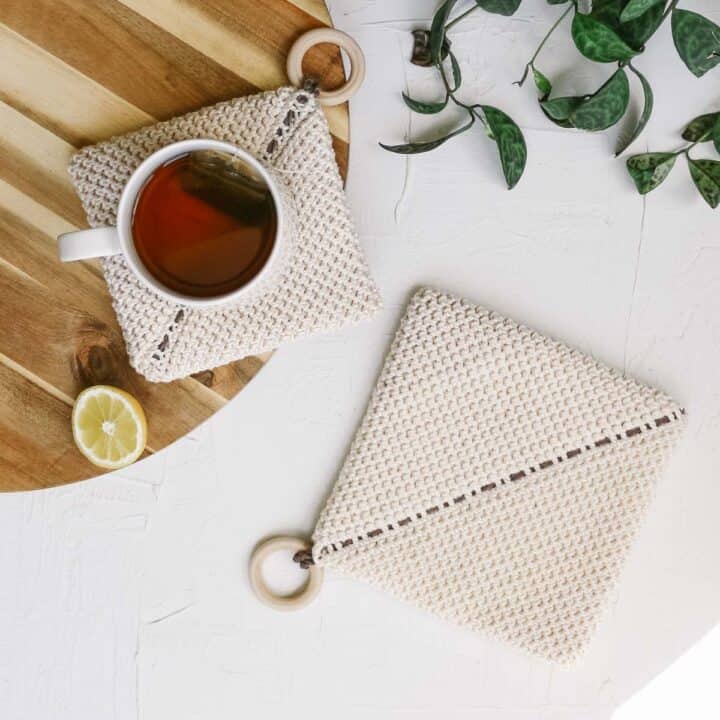Clothesline Trivet - Free Modern Crochet Pattern Using Rope